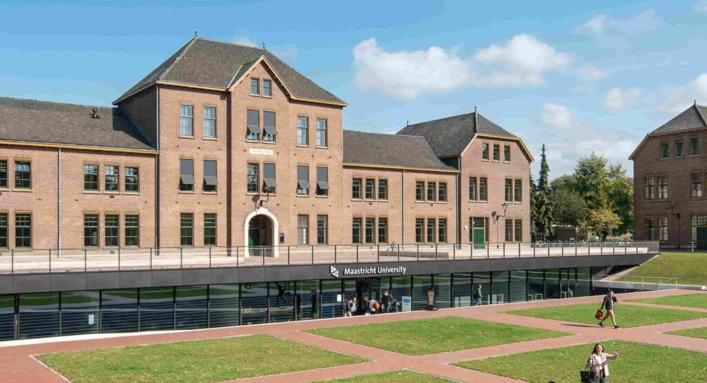Kuliah Gratis di Belanda dengan Beasiswa Maastricht University 2025 ...